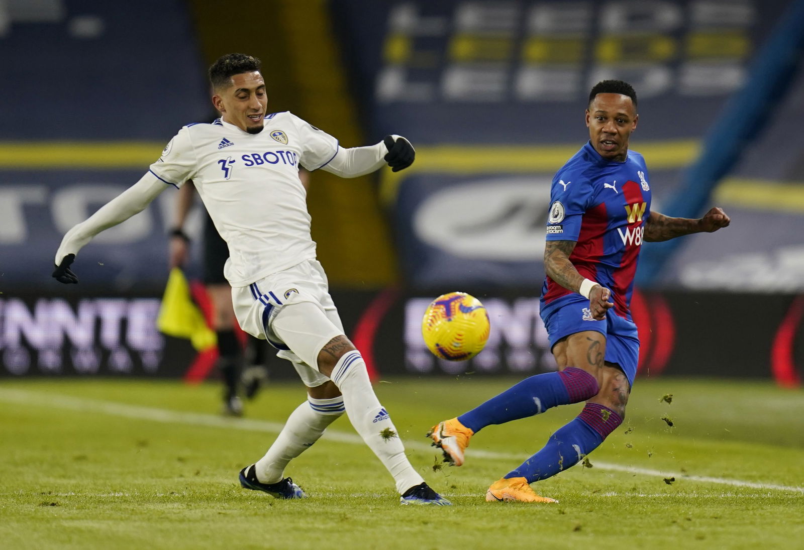 Marcelo Bielsa makes Raphinha claim as Leeds United decision revealed ...