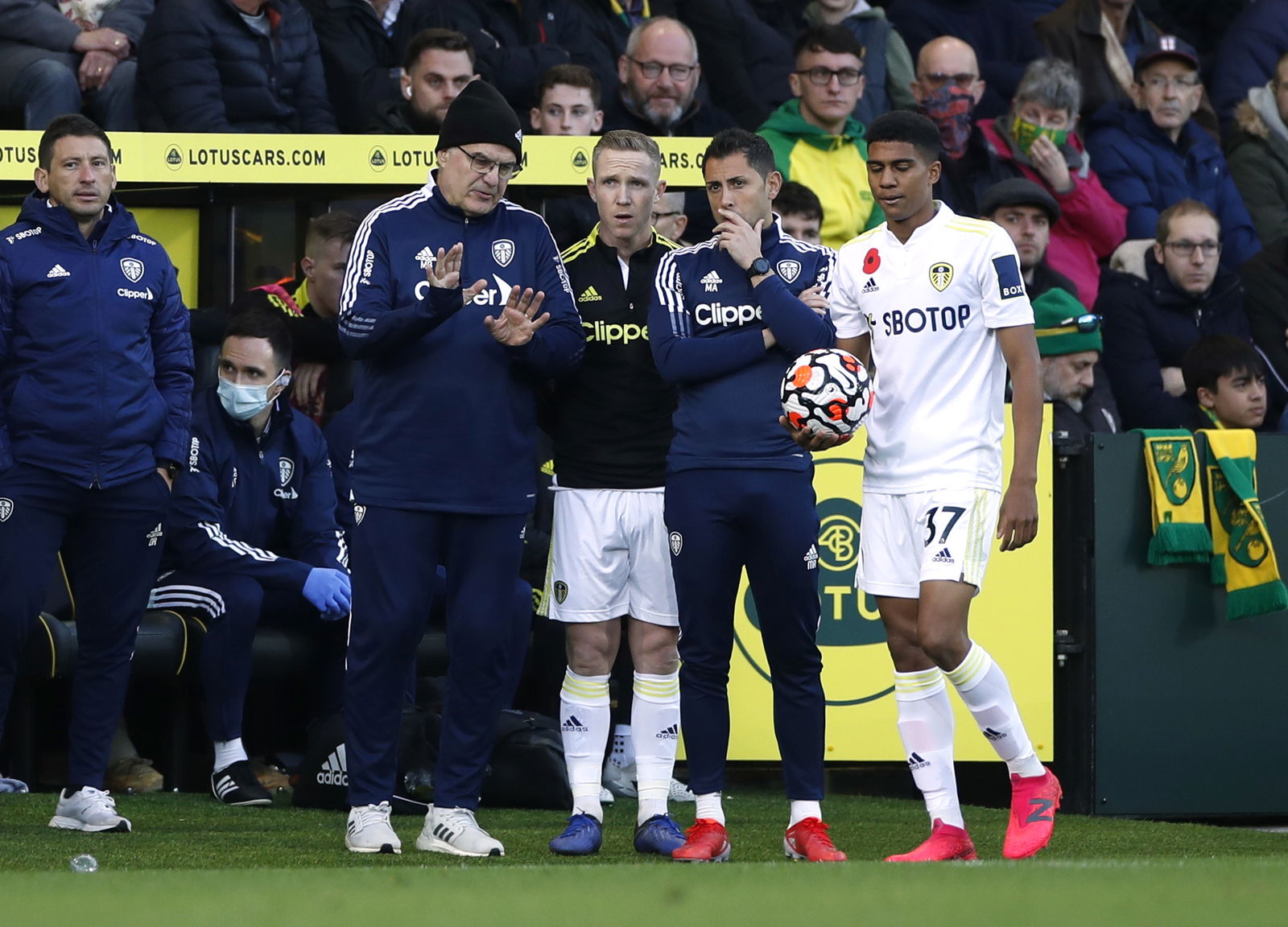 2 Leeds United players that will save the club millions in future ...