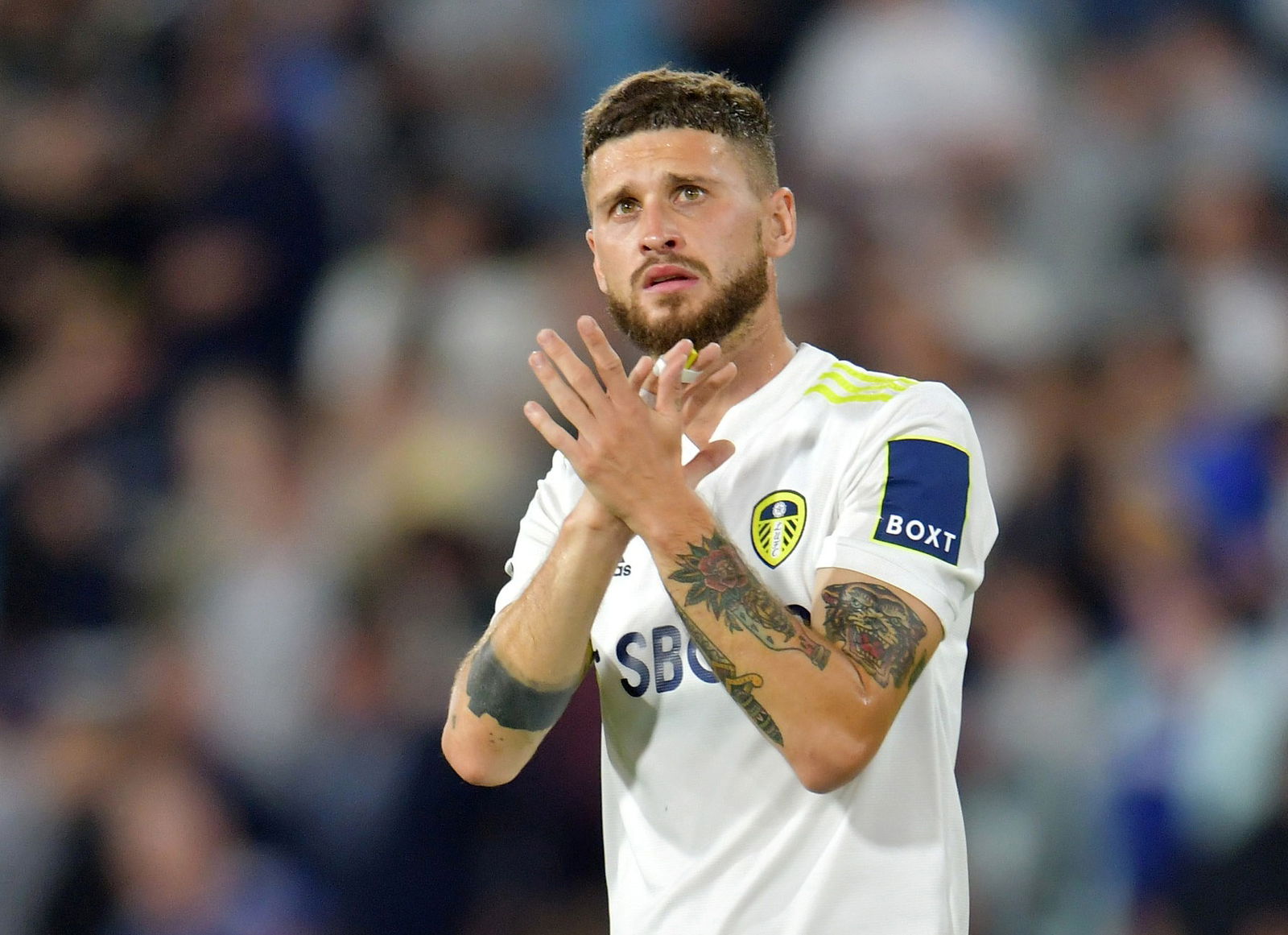 Mateusz Klich sends three-word rallying cry to Leeds United after EFL ...