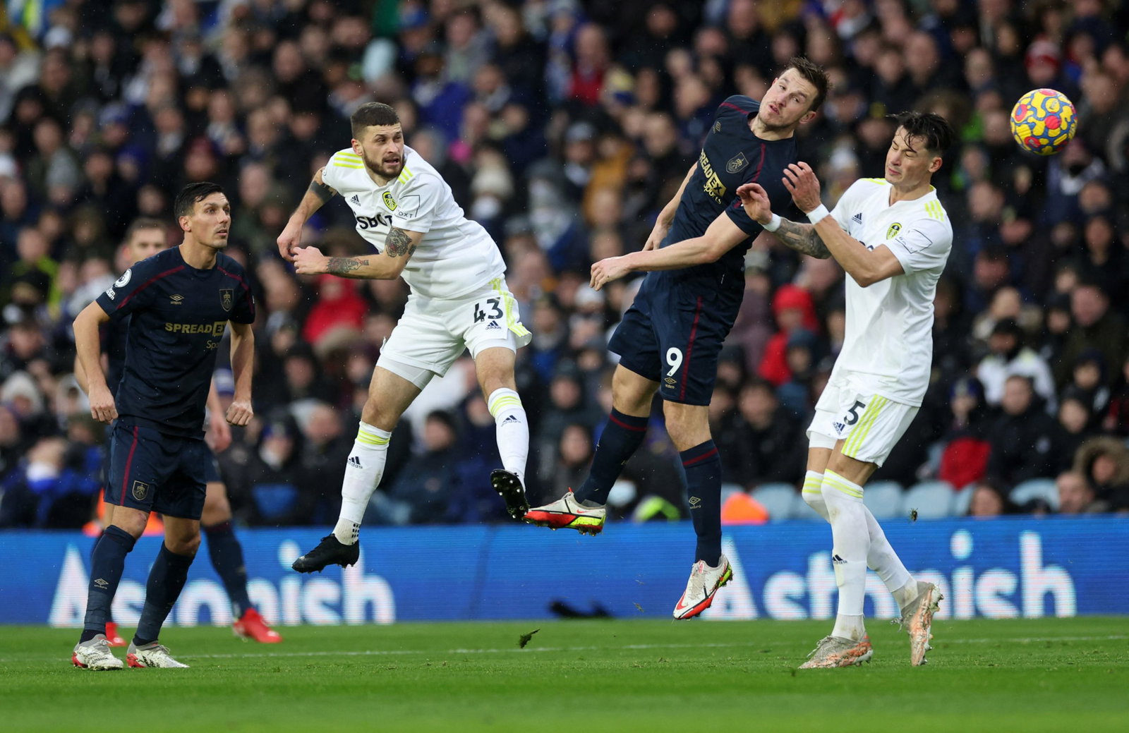 Revealed: Answer to major 2021/22 Leeds United flaw outlined | LeedsAllOver