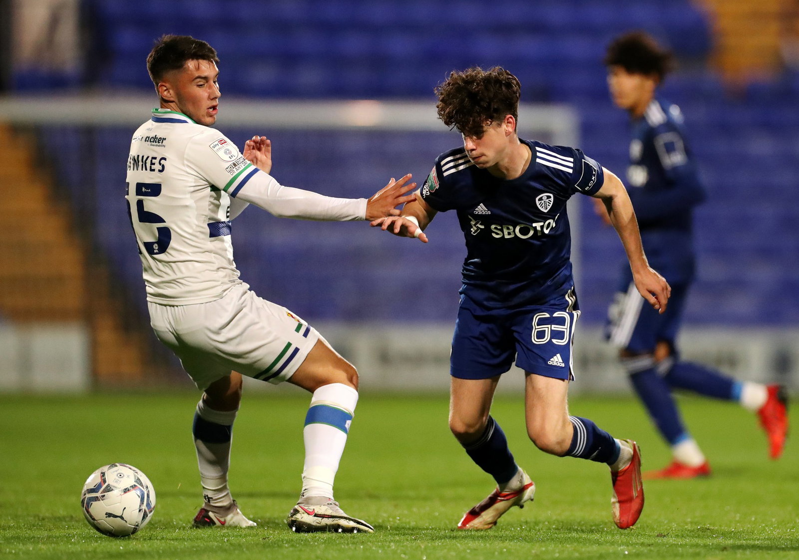 Report: Leeds United forward centre of transfer battle | LeedsAllOver