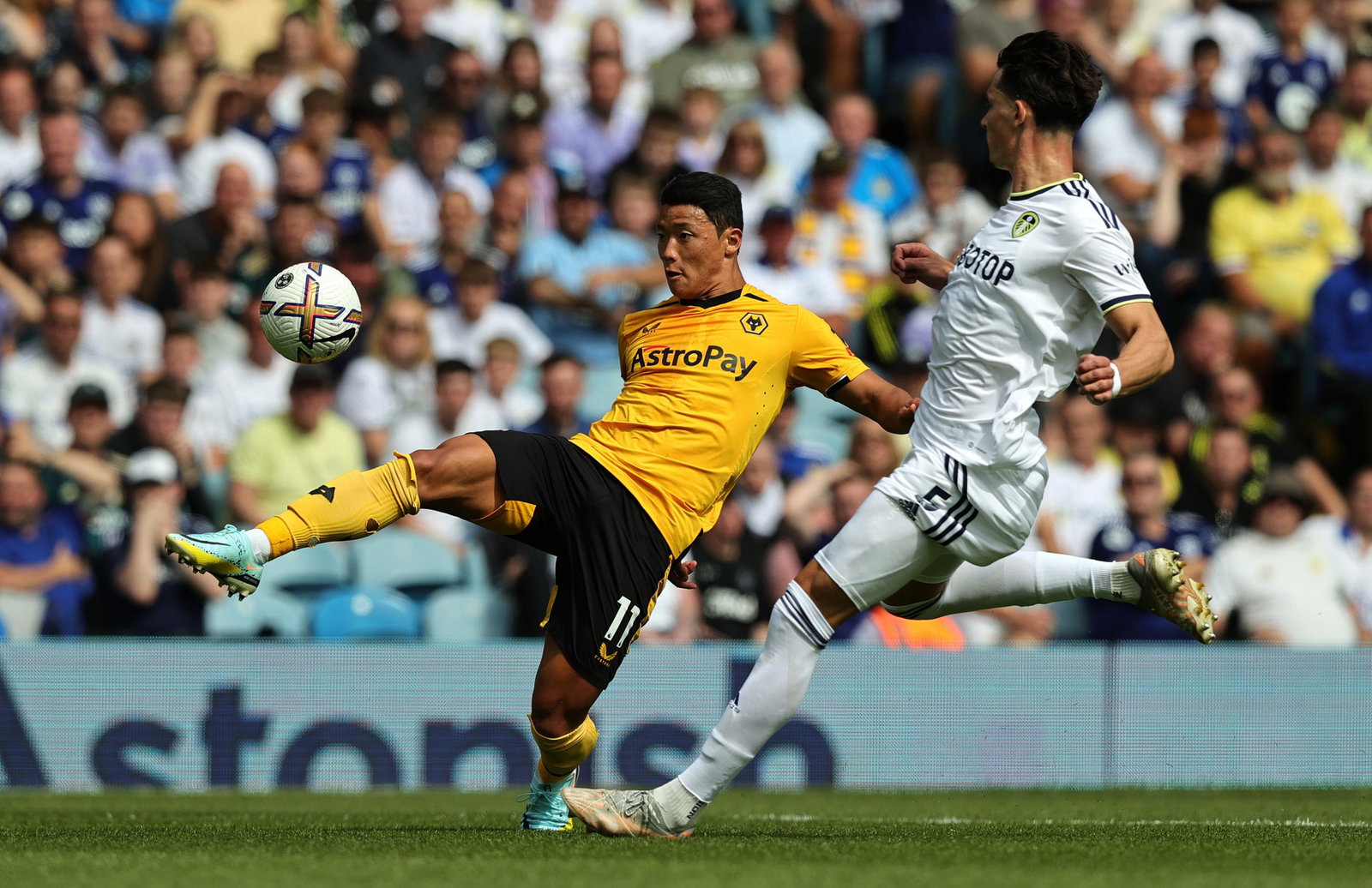 Phil Hay drops key detail as Leeds United weigh up swoop for 26-year ...