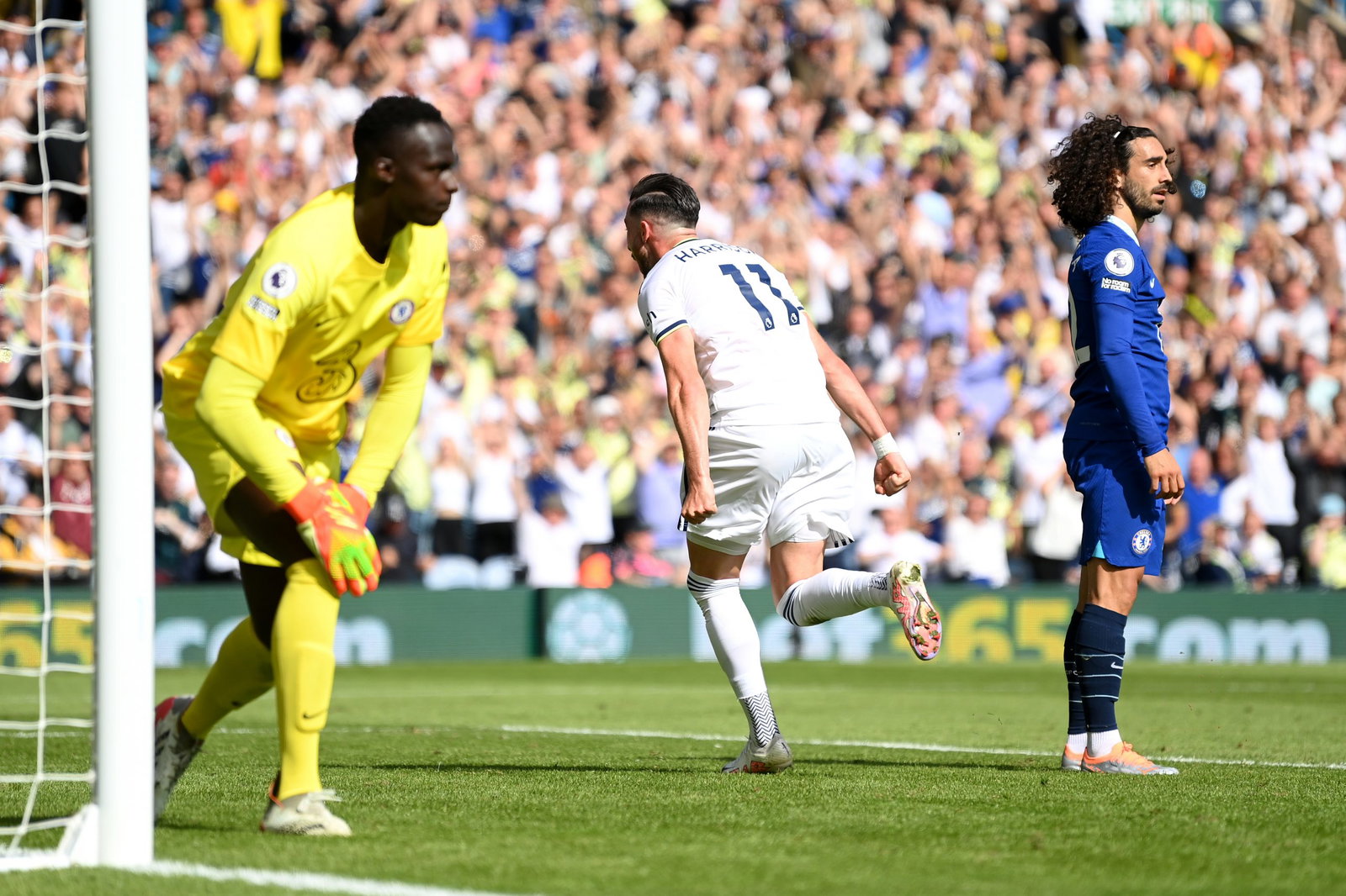 2 knock-on effects of Leeds United tying down first-team ace to fresh ...