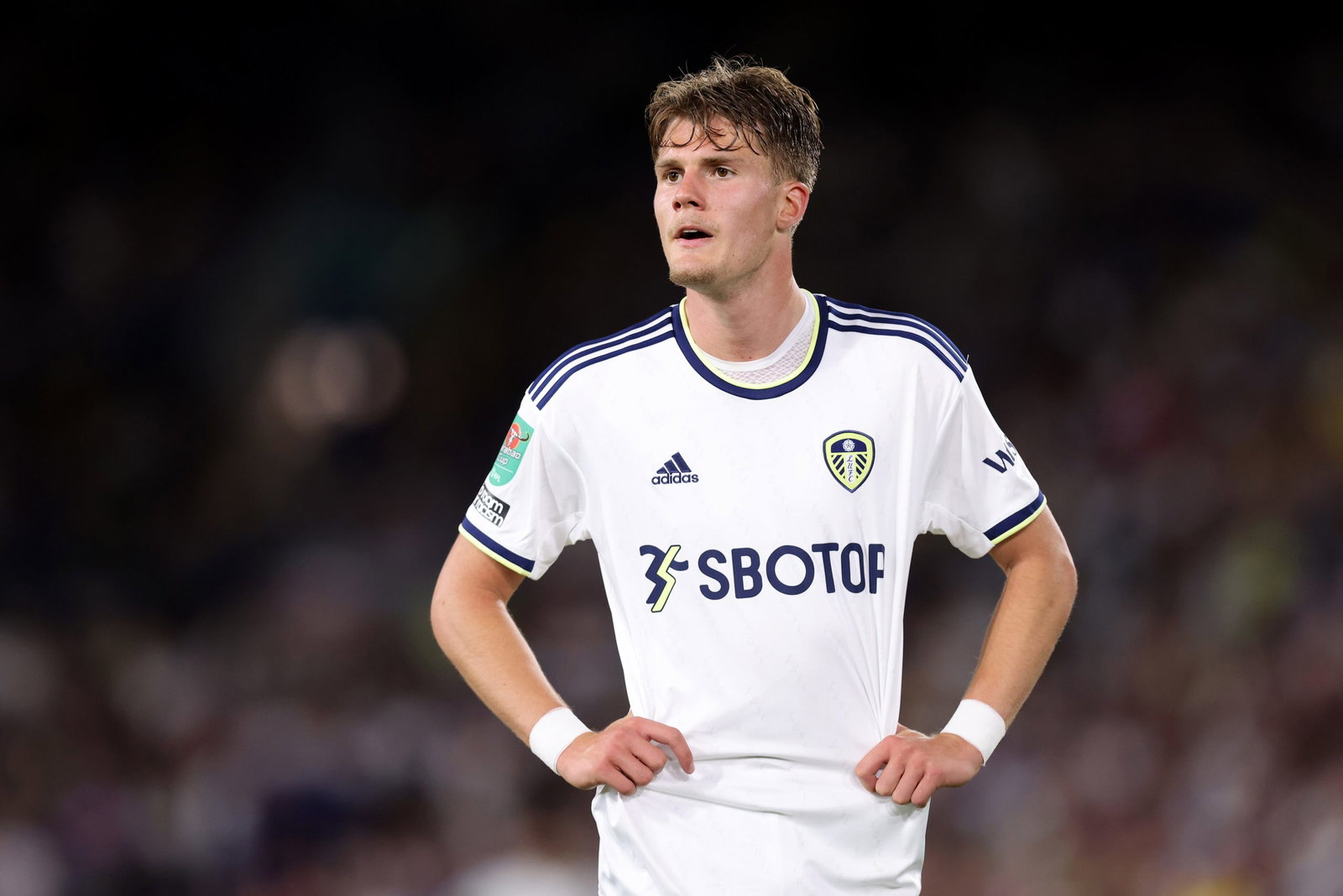 Championship side pursuing agreement for 19-year-old Leeds United ...