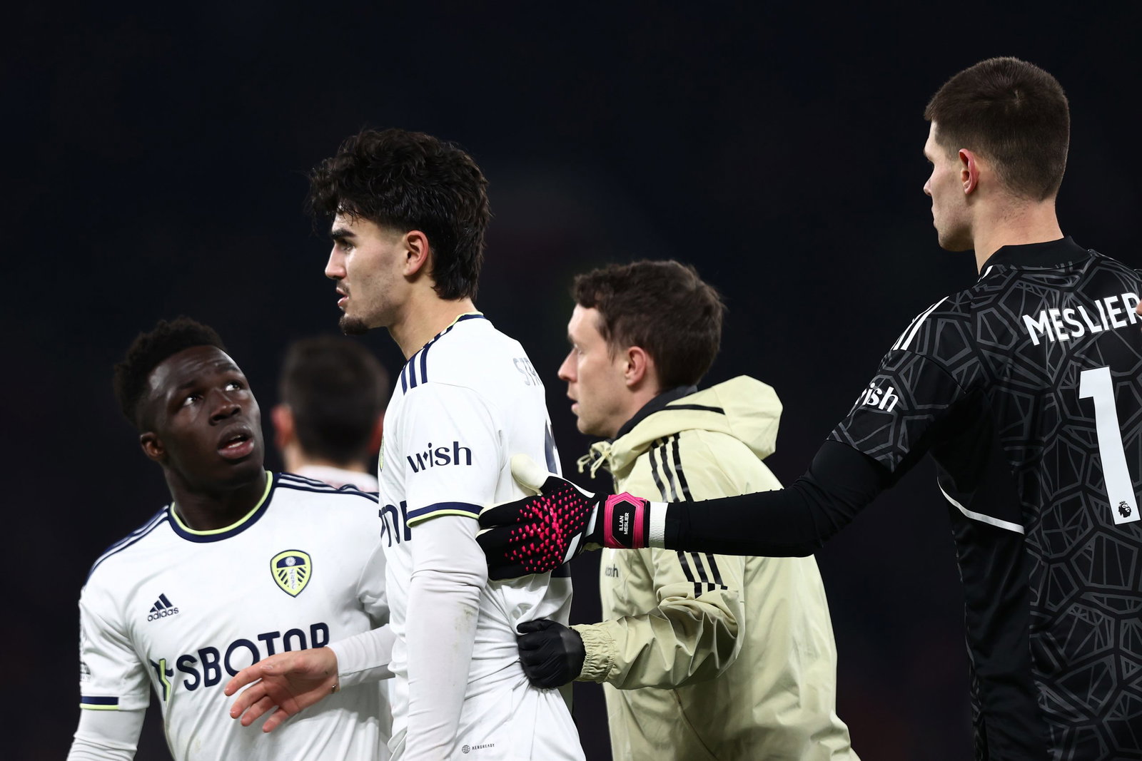 Pascal Struijk update emerges ahead of Leeds v Man United