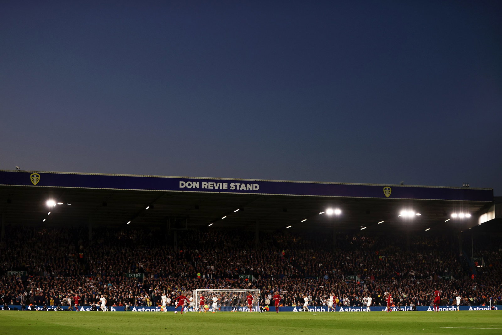 "Physically imposing" never-before-seen Leeds United sensation tipped ...