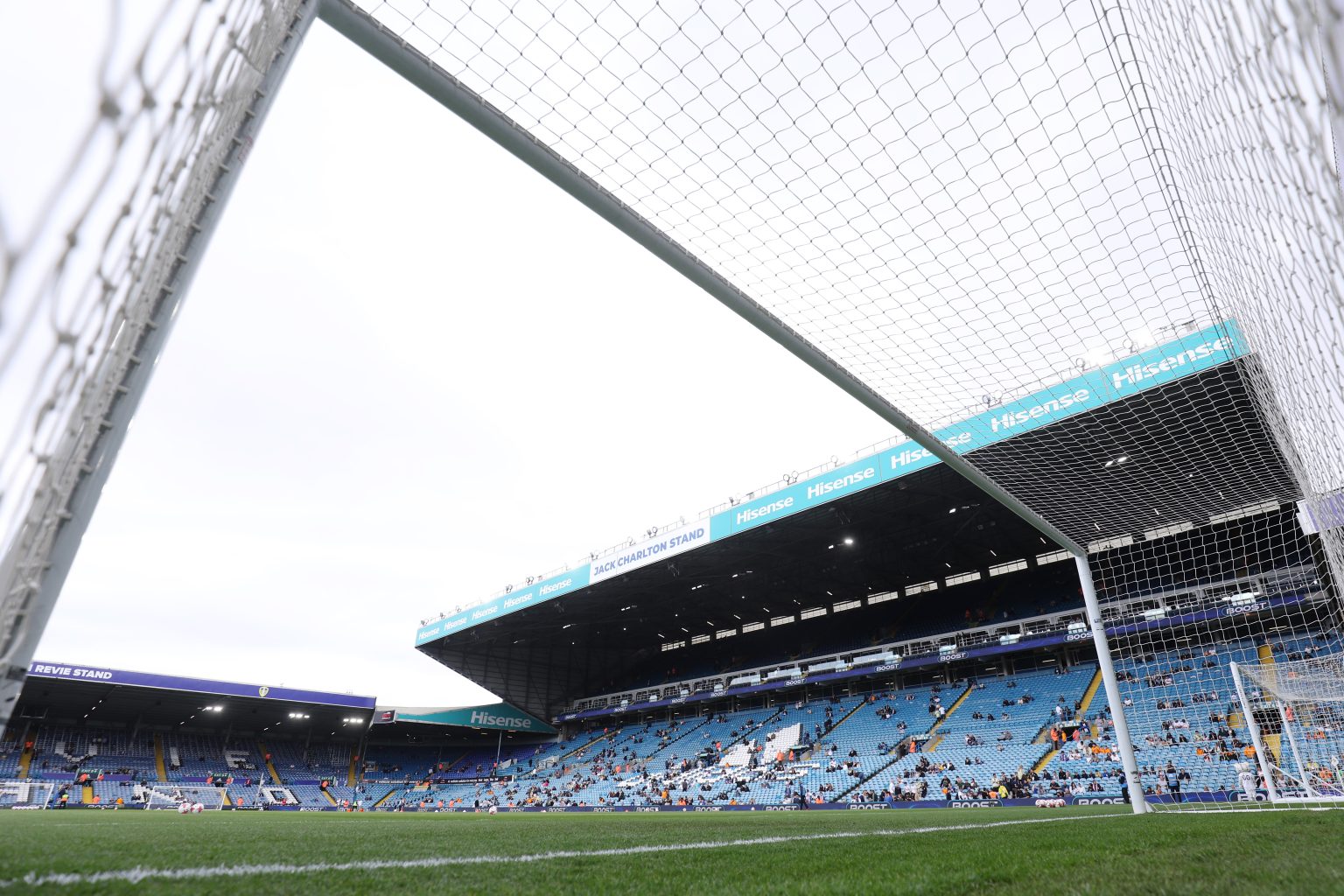 "Physically imposing" never-before-seen Leeds United sensation tipped ...