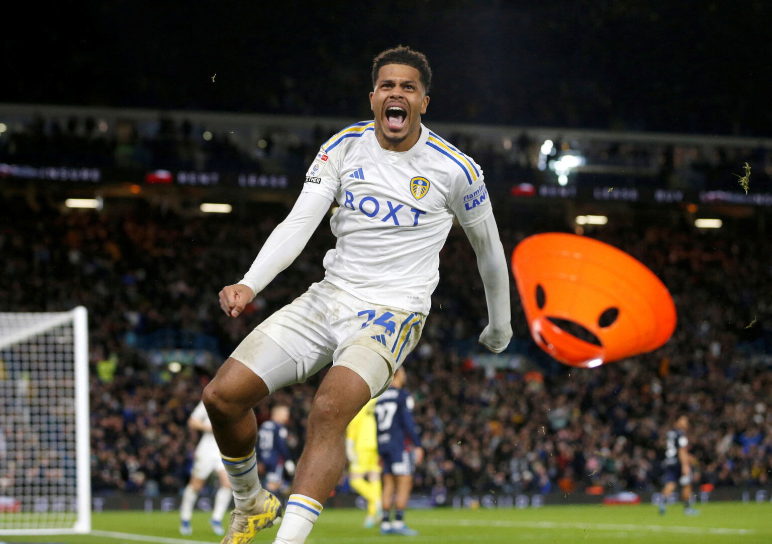 "No worries" - Georginio Rutter relieves Leeds United fan's injury ...