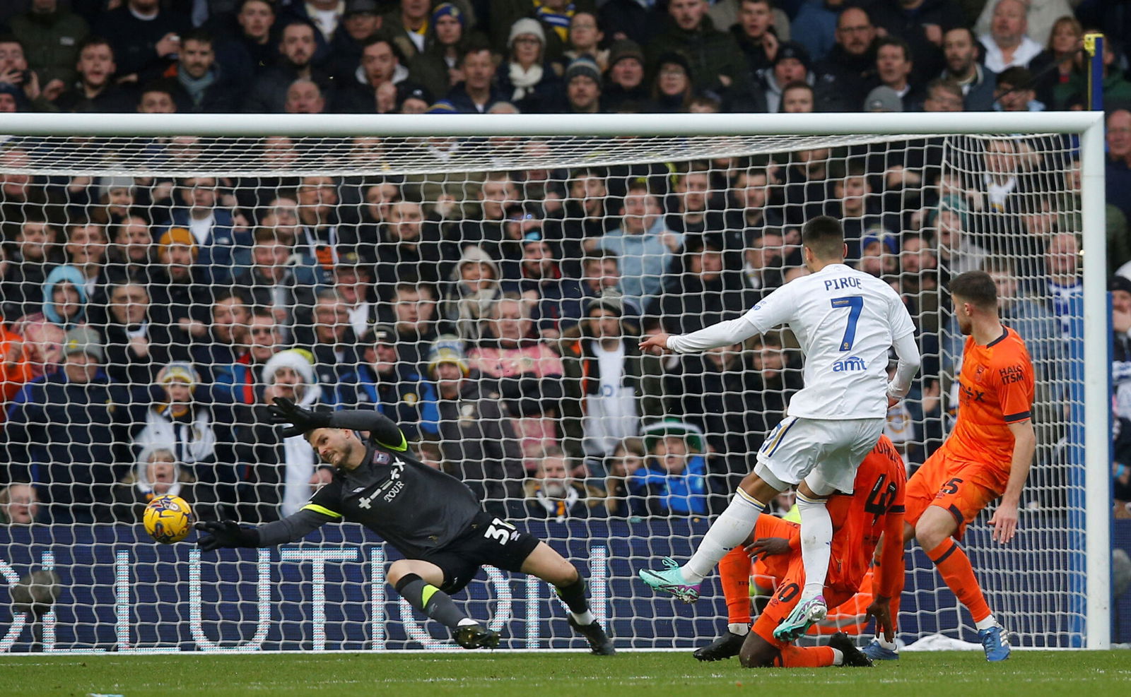 Ongoing £10.5m Leeds United issue must be resolved by 49ers making this ...