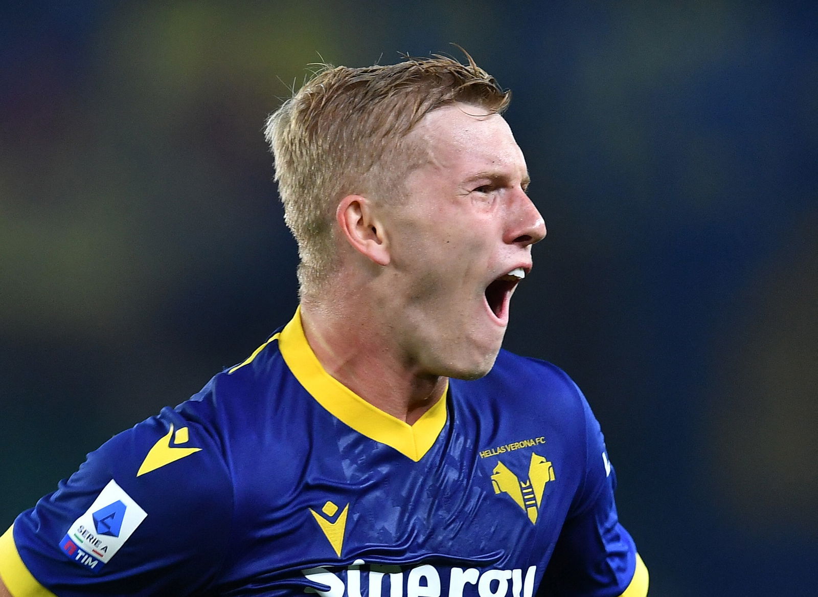 Leeds United make contact to sign £5.2m left-back amid Sam Byram woes ...