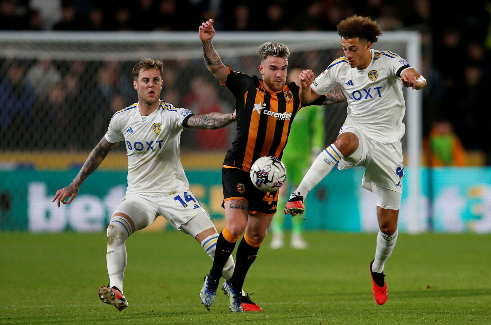 Leeds United's promotion rivals and upcoming opponents sign 24-y/o with ...