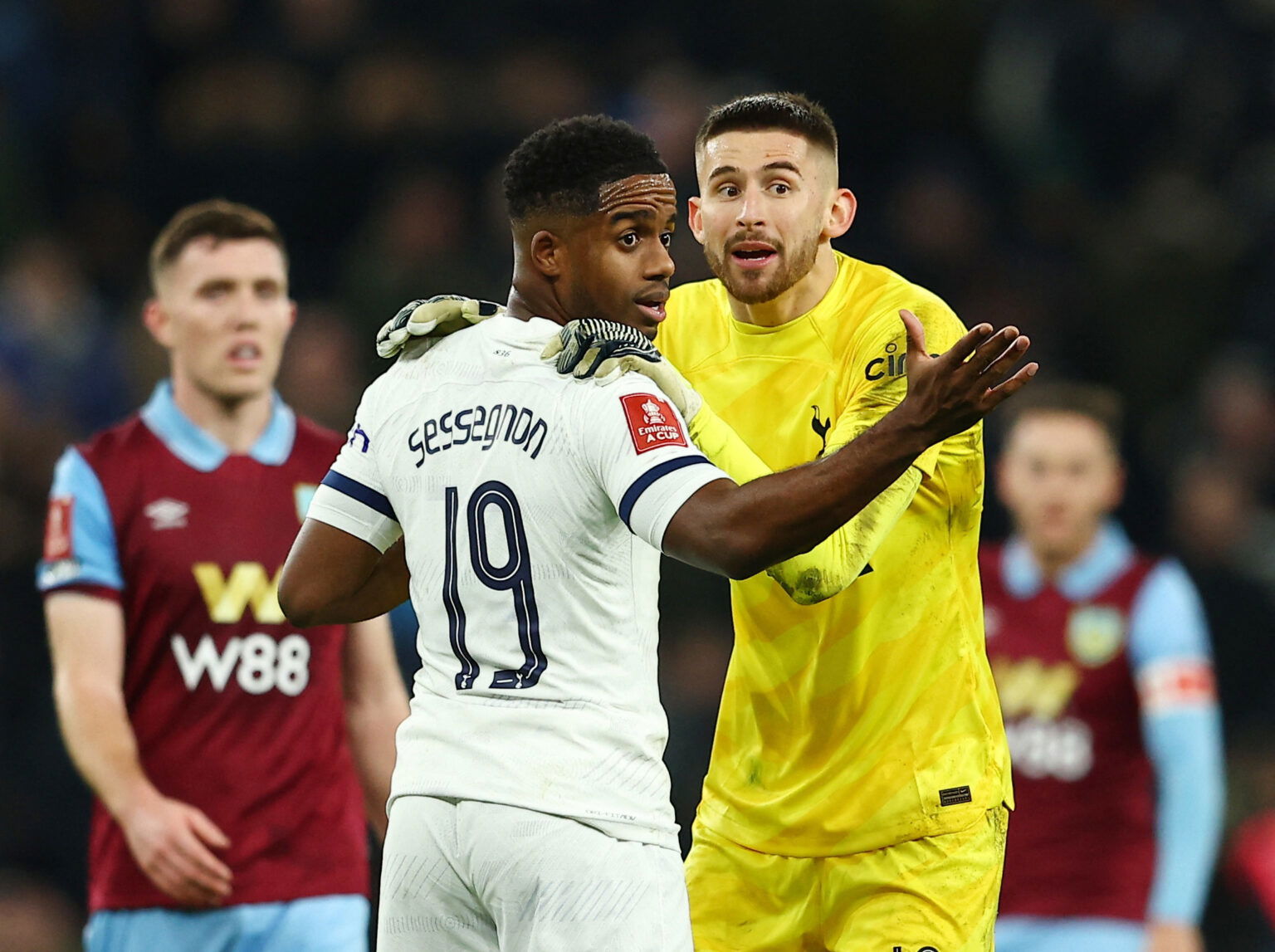 Leeds United make checks on £55k/week defender available for free ...