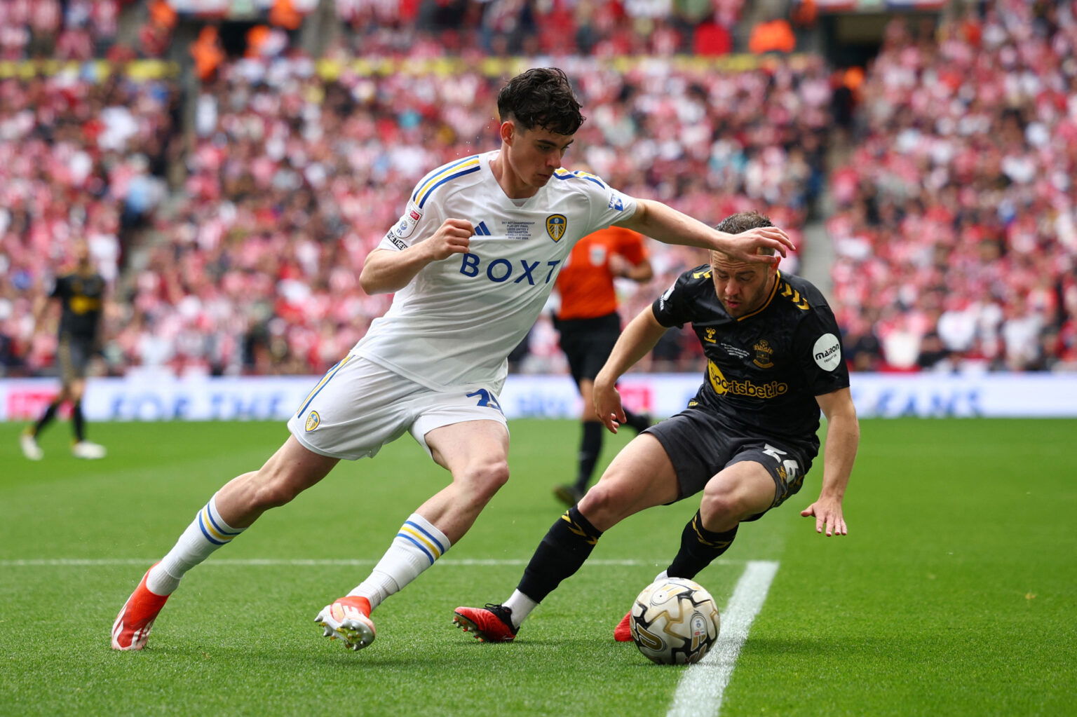Four clubs want to sign Leeds United's Archie Gray, bid update emerges ...