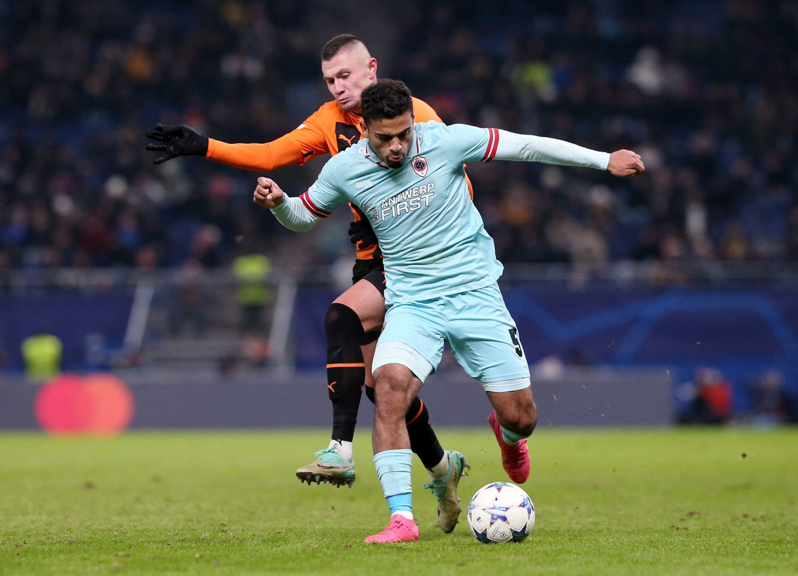 24-y/o sets sights on Leeds United move after two seasons of UCL ...