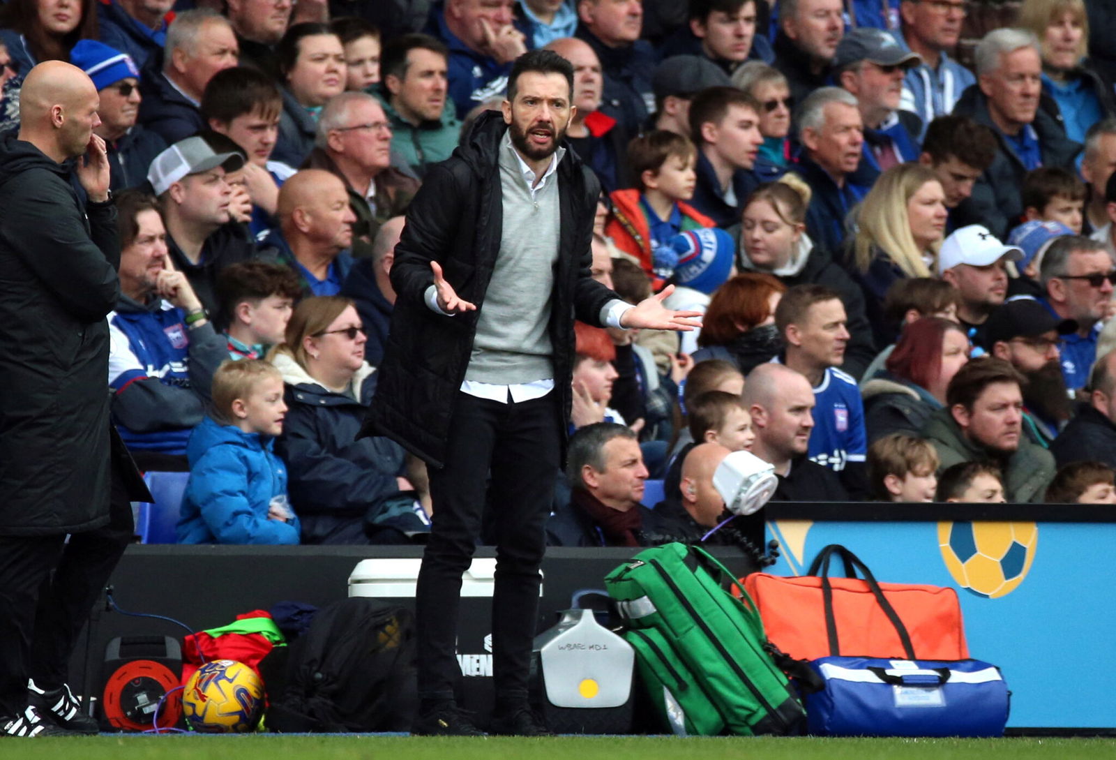 Leeds United's long-standing manager target would cost less than Ao ...