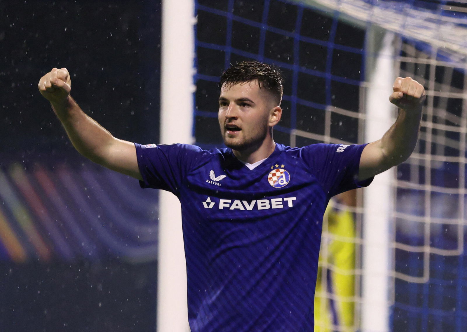 21-y/o Leeds United tried to sign in August scores stunner and assists ...