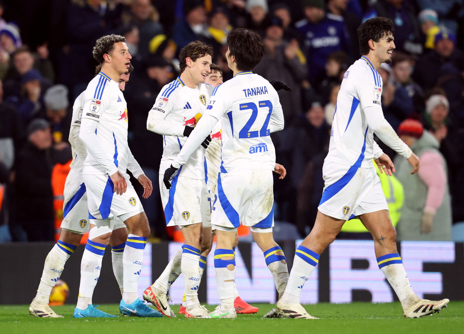 Sky Sports commentator blown away by "scary" Leeds United moment v Boro ...