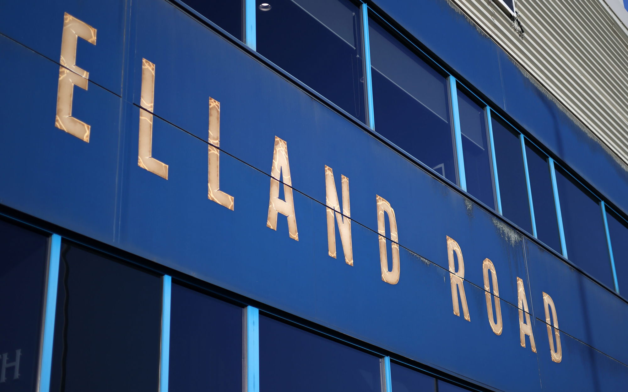 Leeds to sign Leonard Ngenge in August