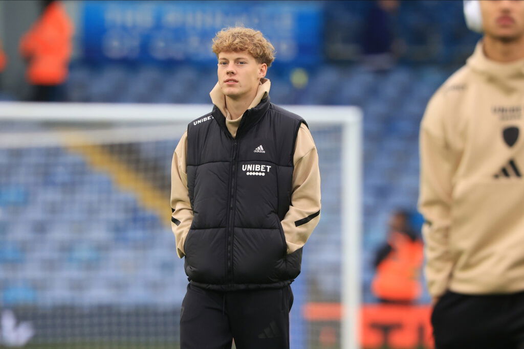 Leeds confirm Sam Chambers contract until 2028