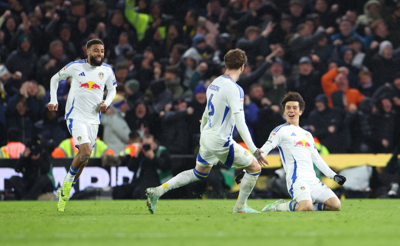 Leeds 2-0 Millwall: Linesman “unacceptable” - Farke