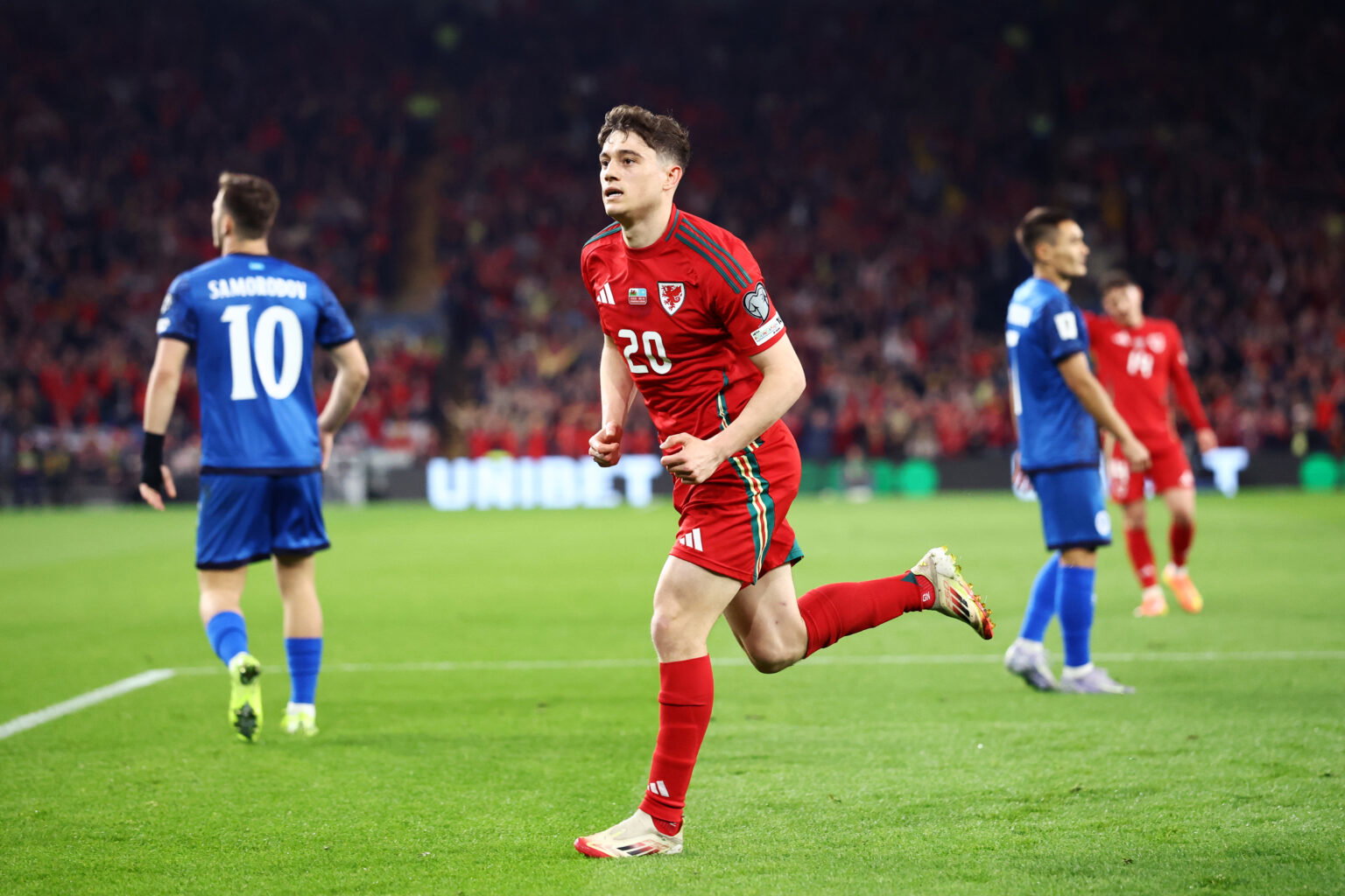 Leeds’ Welsh trio get mixed ratings v North Macedonia