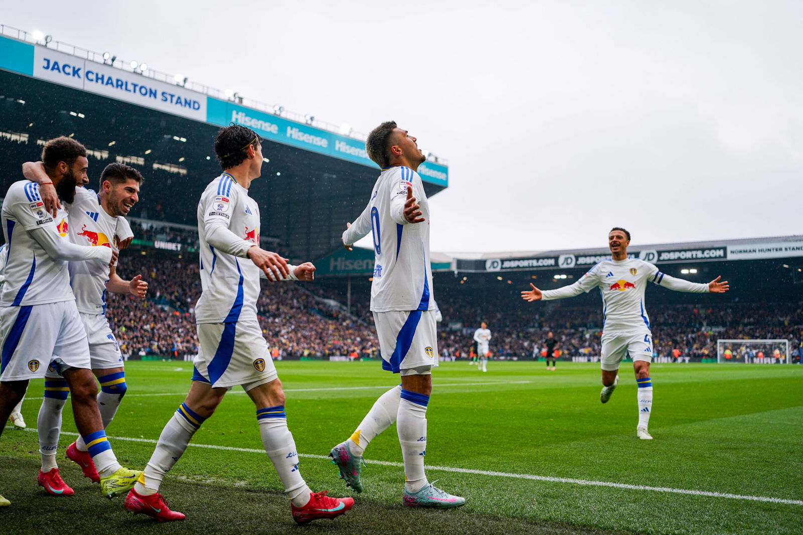 Leeds United News: Promotion transfer add-ons revealed