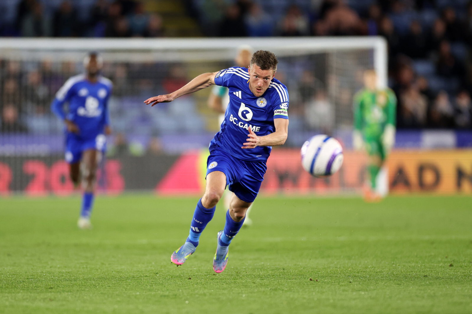 Leeds United News: 49ers interested in Leicester legend Jamie Vardy
