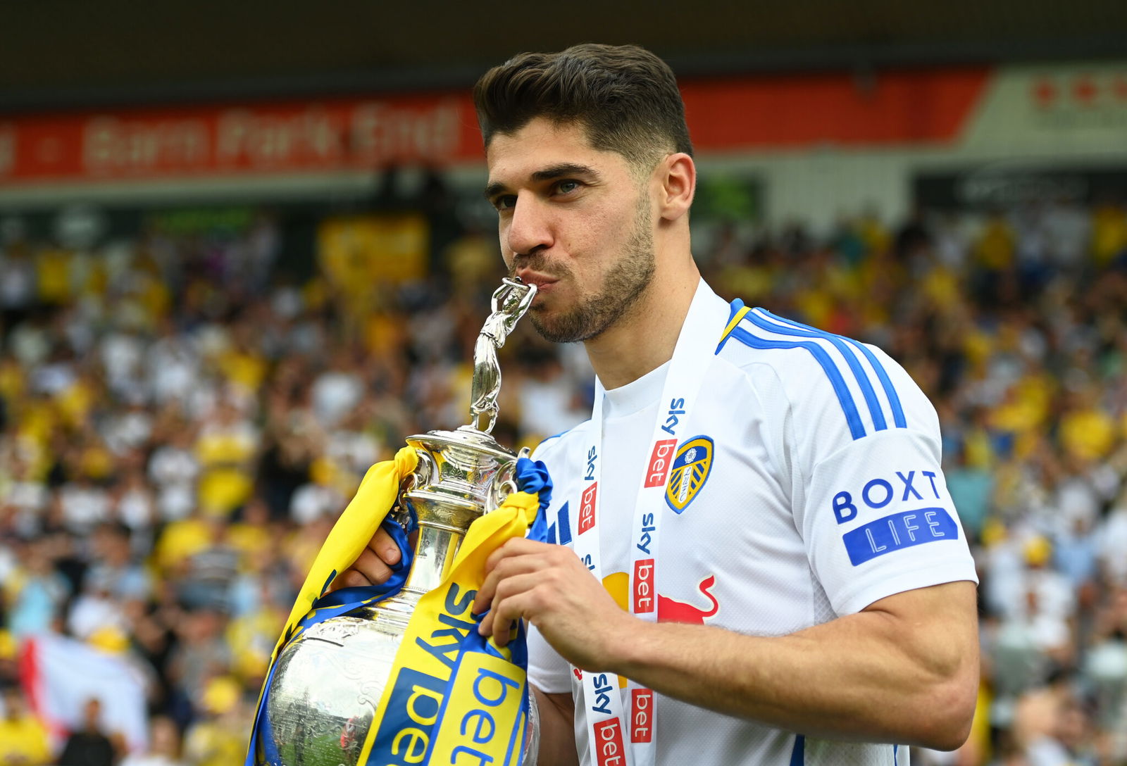 Manor Solomon blow could open Leeds United door for "magic" previous target - View | LeedsAllOver