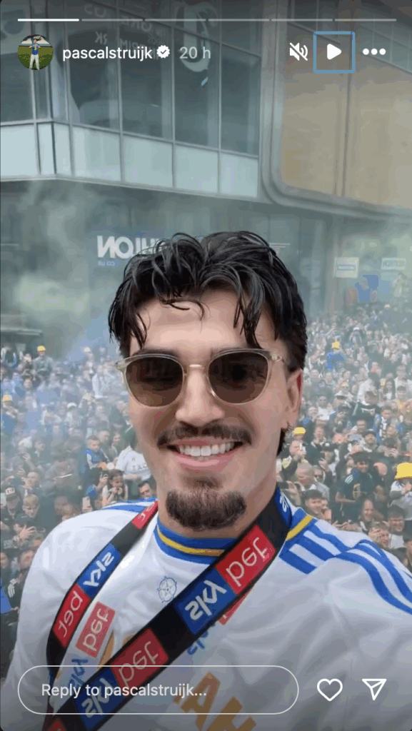 Leeds United News: Struijk gives nod to Marcelo Bielsa during parade