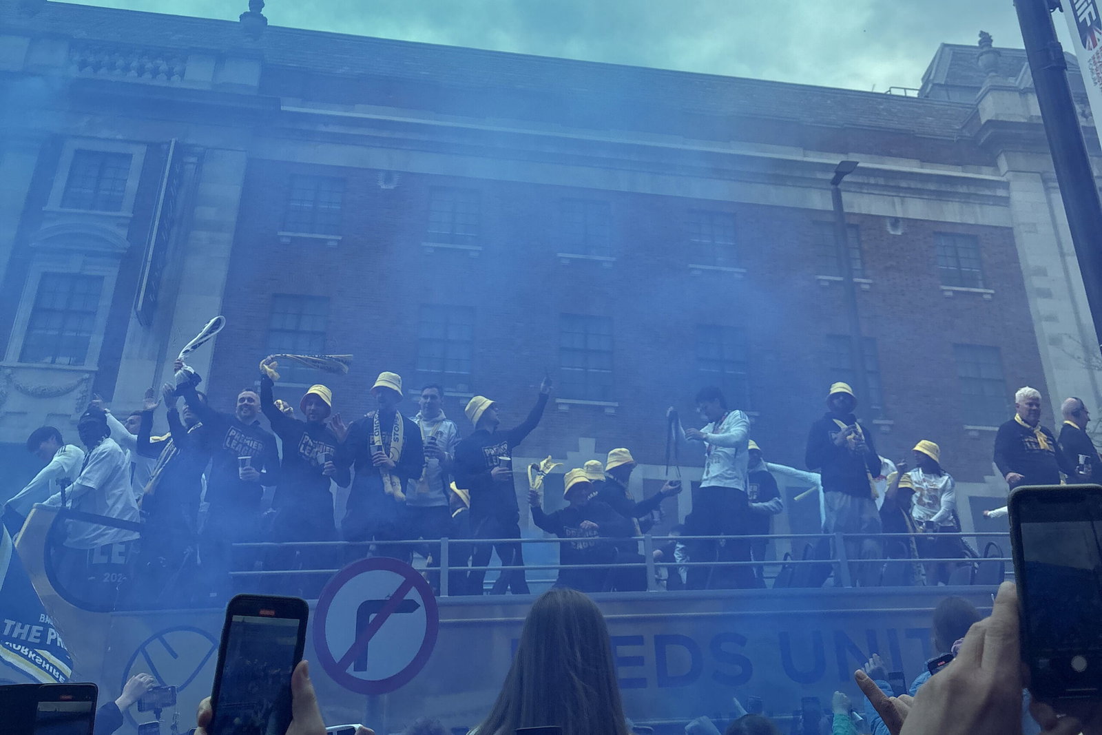 Leeds United News: Struijk gives nod to Marcelo Bielsa during parade