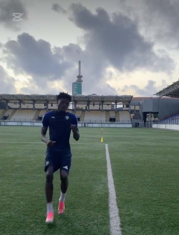 Leeds United News: Leonard Ngenge in Whites training gear ahead of transfer
