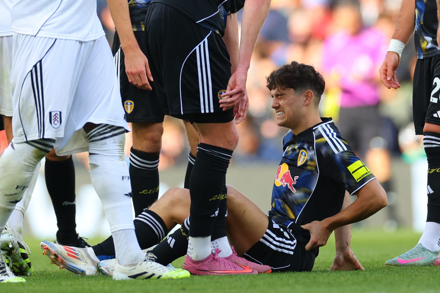 Leeds United: Wolves team news, ref confirmed, new contract etc..