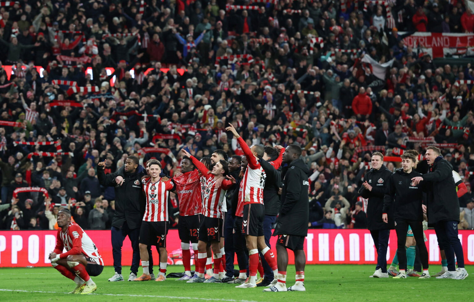 Sunderland players spotted at Ally Pally for Luke Littler clash