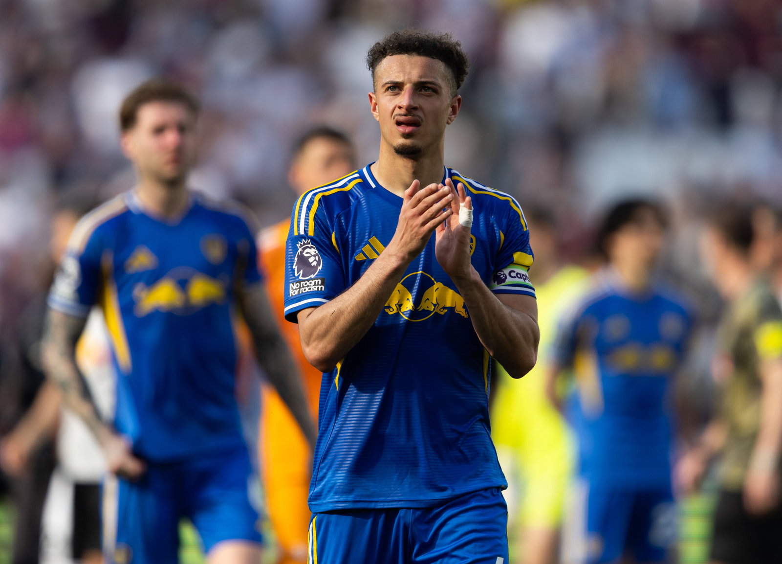 Leeds United avoid relegation clause in Ethan Ampadu's new deal
