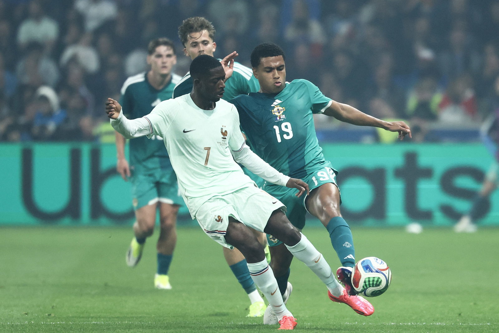 Leeds United target £20m-rated Southampton star Shea Charles
